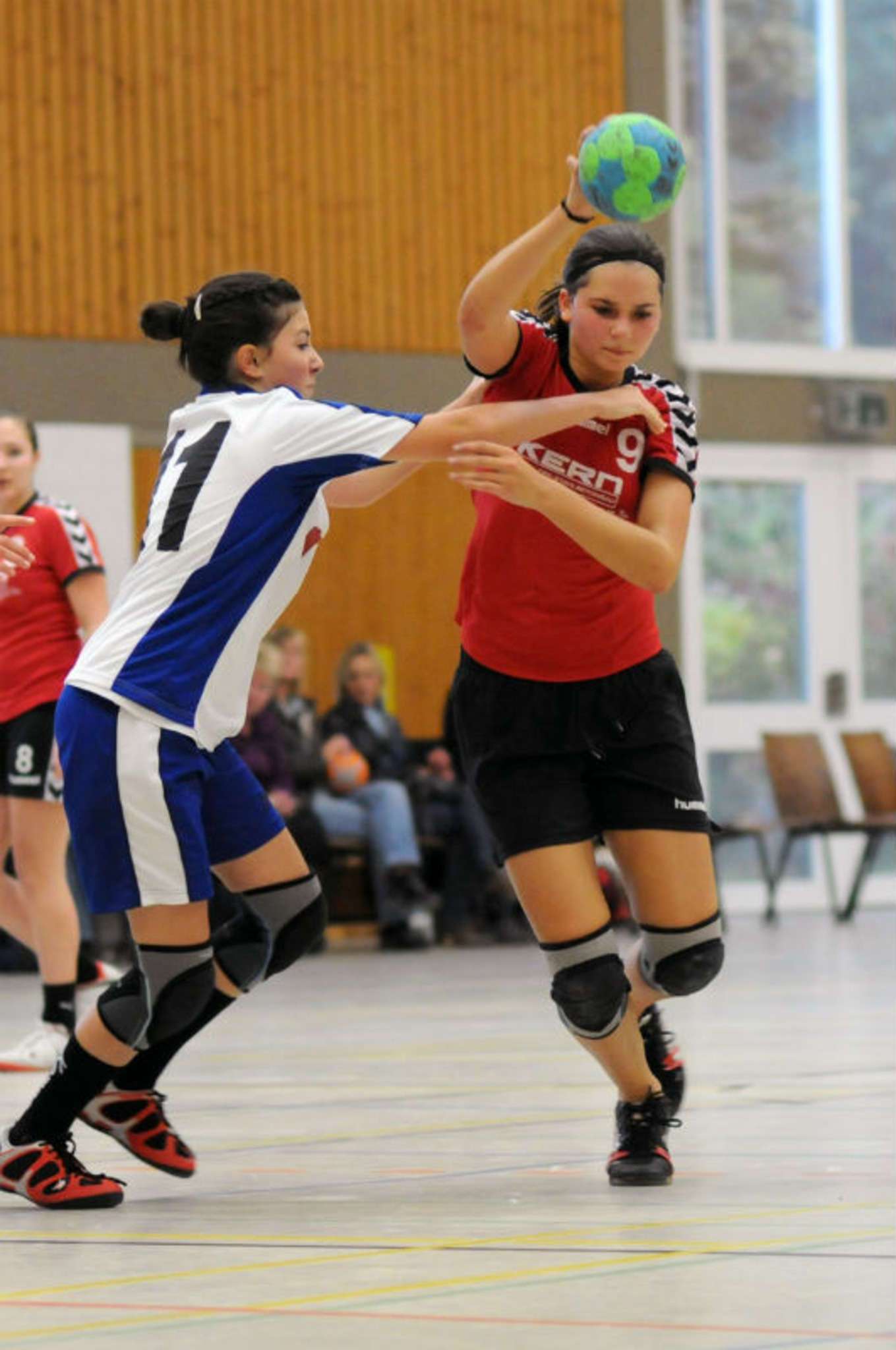 Sarah Obert stellt ihren Sport vor: Handball - Ettenheim