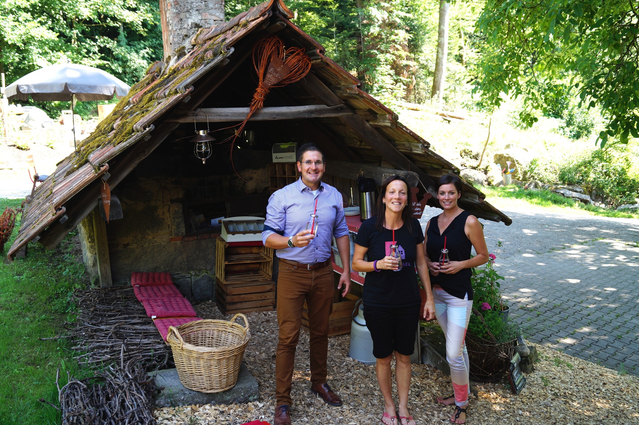 Attraktion für Wanderer, Radfahrer und Genießer in Waldulm: Altes ...