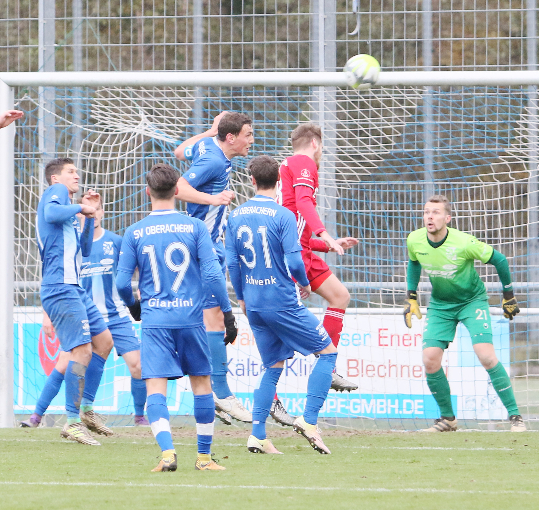 FUSSBALL OBERLIGA: SV Oberachern – SSV Reutlingen 0:0: Trotz ...