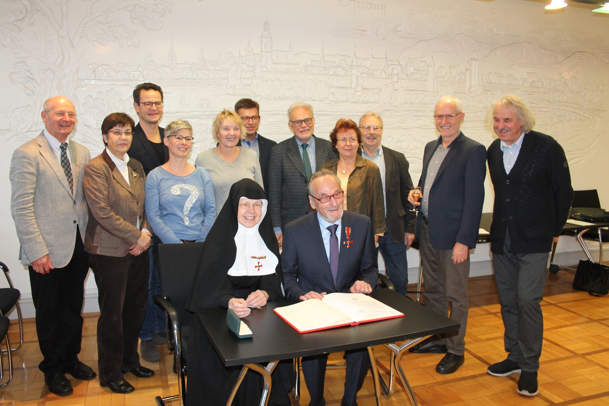 Eintrag ins Goldene Buch: Martina Merkle und Manfred Wahl ausgezeichnet ...