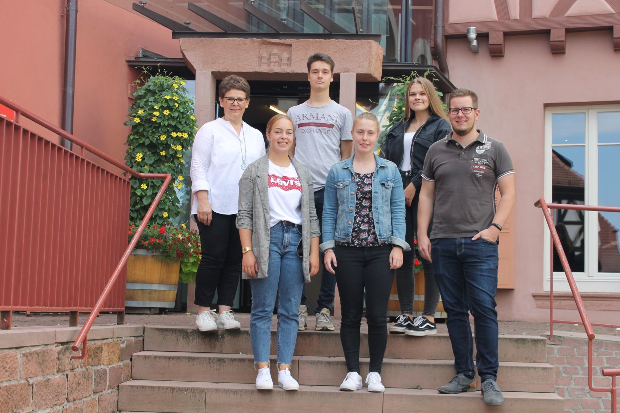 Ausbildung: Fünf Nachwuchskräfte beginnen ihre Ausbildung im ...
