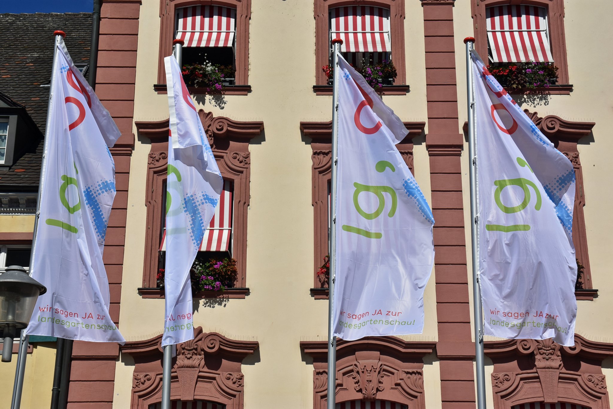 Offenburg zeigt Flagge: Vorbereitung für Besuch der Expertenkommission ...