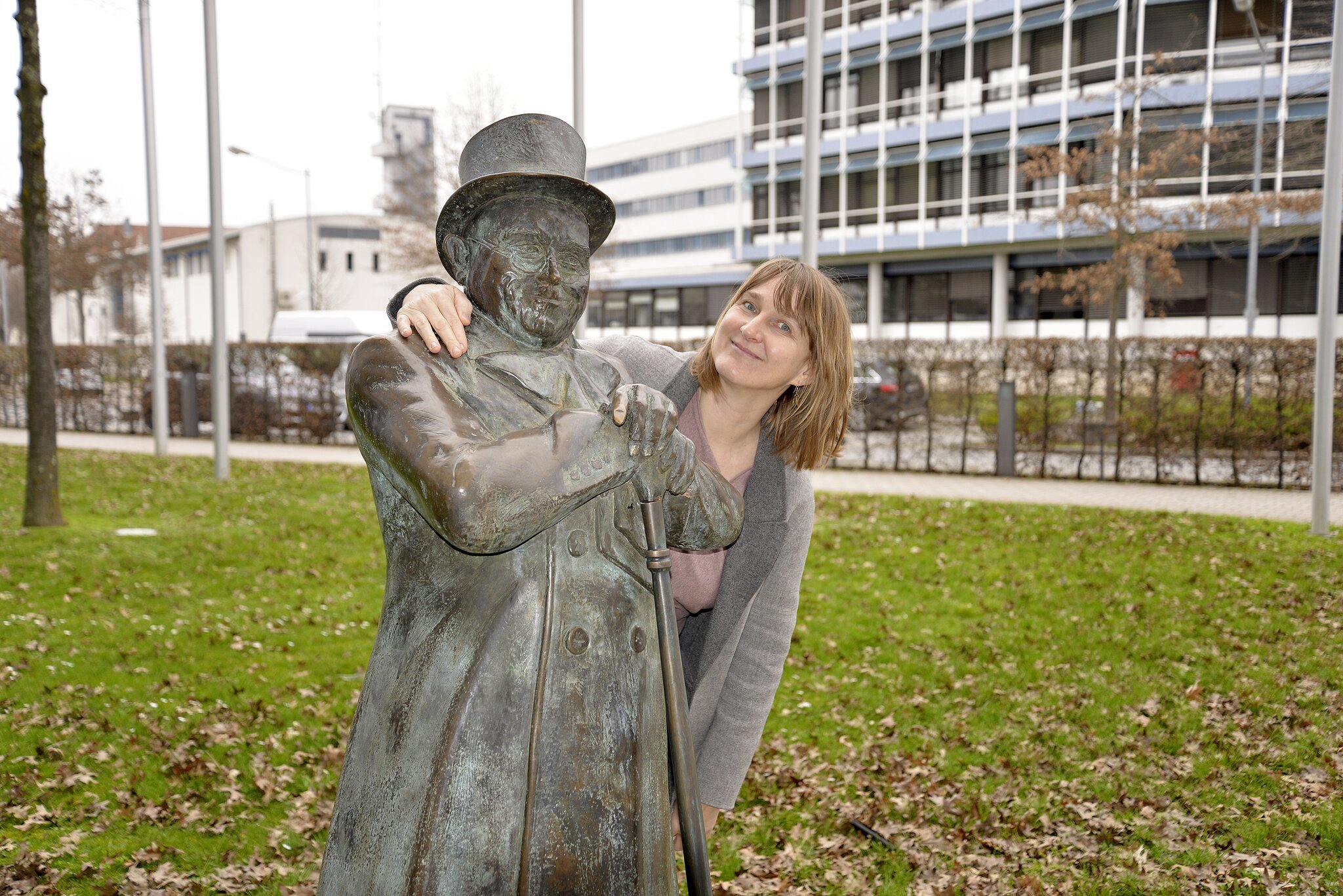 Neuer Stock für Andres-Figur: Vorübergehender Standort am Medienpark - Offenburg