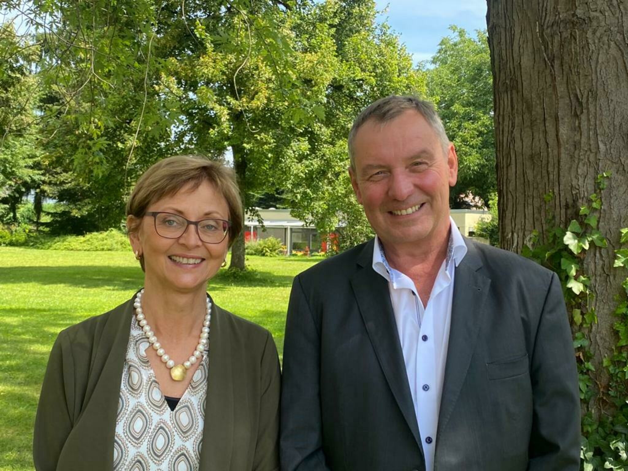 Verabschiedungen an Kaufmännischen Schulen: Auf Augenhöhe unterrichtet ...