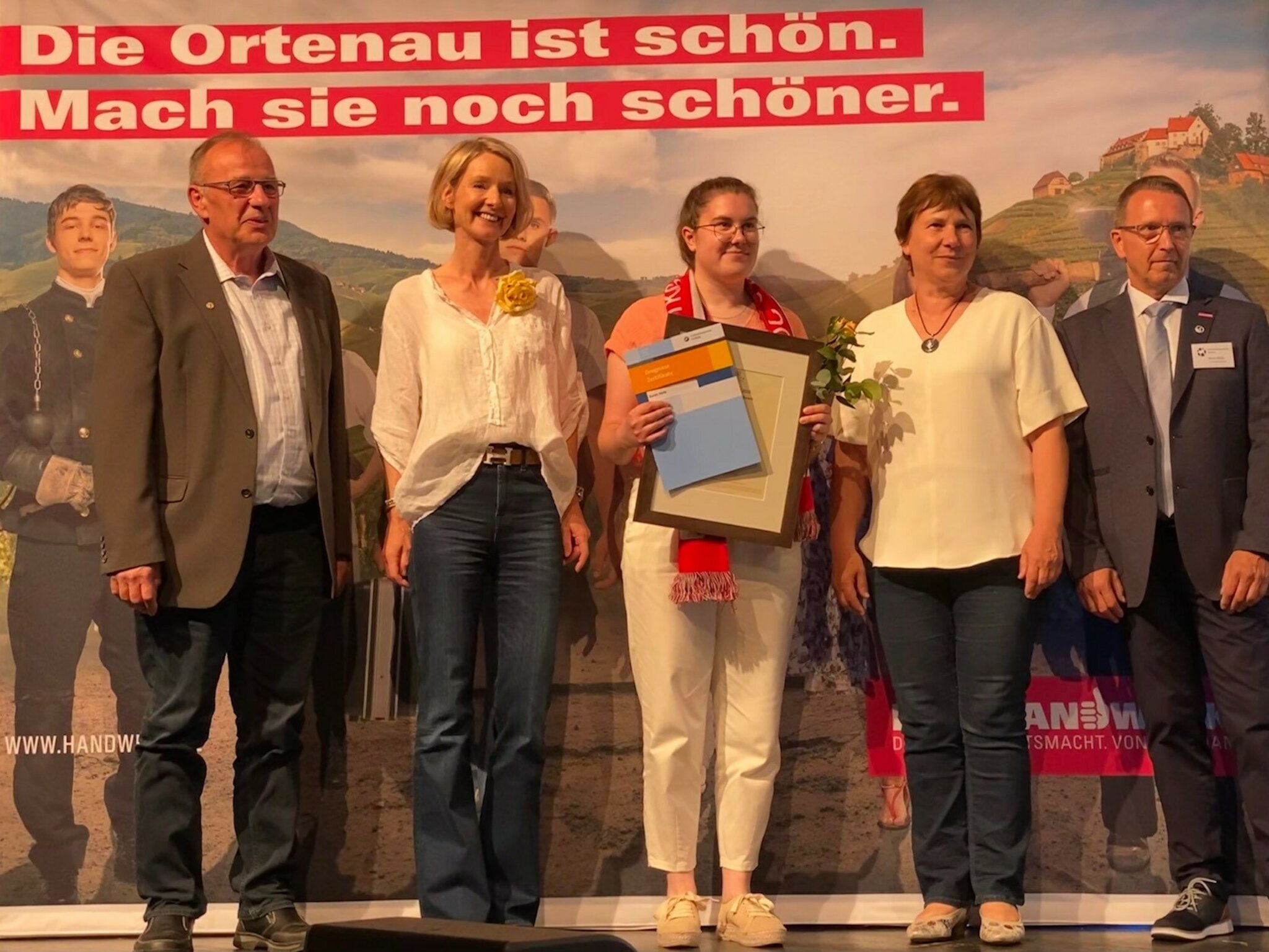 FRAUENFÖRDERUNG: Zonta Club Offenburg zeichnet Junggesellin aus ...