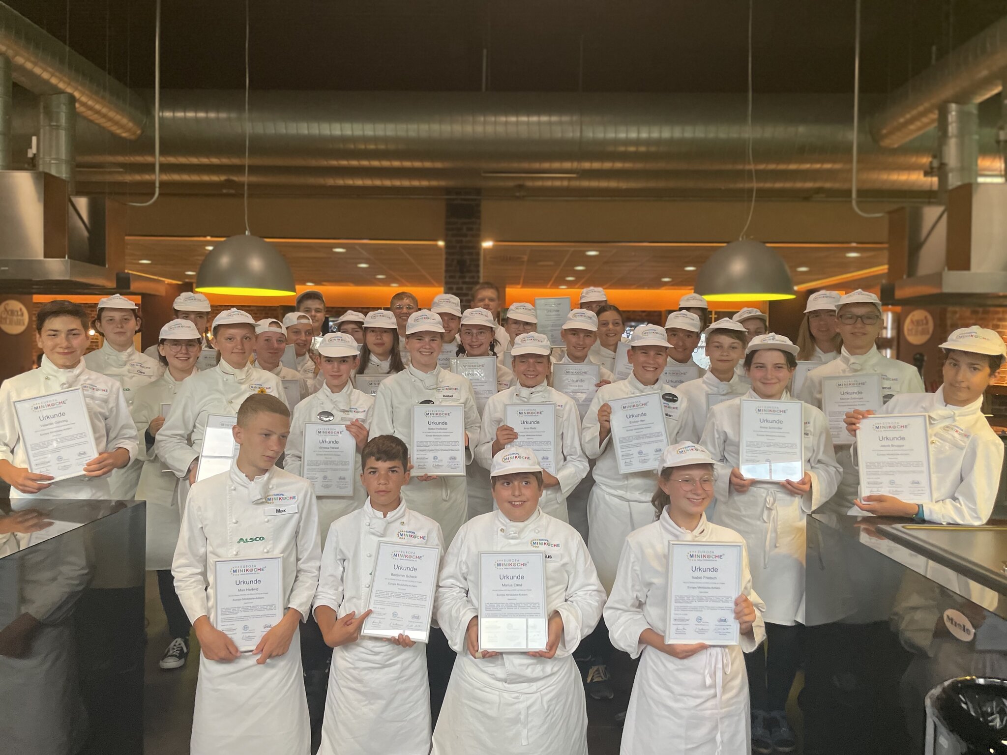 Scheck-In Center Achern: Europa-Miniköche beenden ihre Ausbildung - Achern
