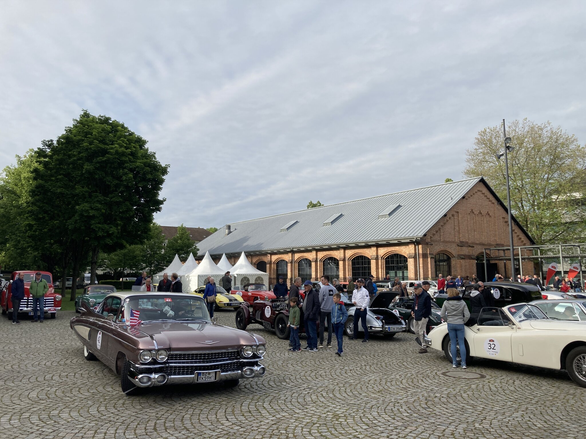 Start der Paul Pietsch Classic: Herzen der Oldtimerfans schlagen höher ...
