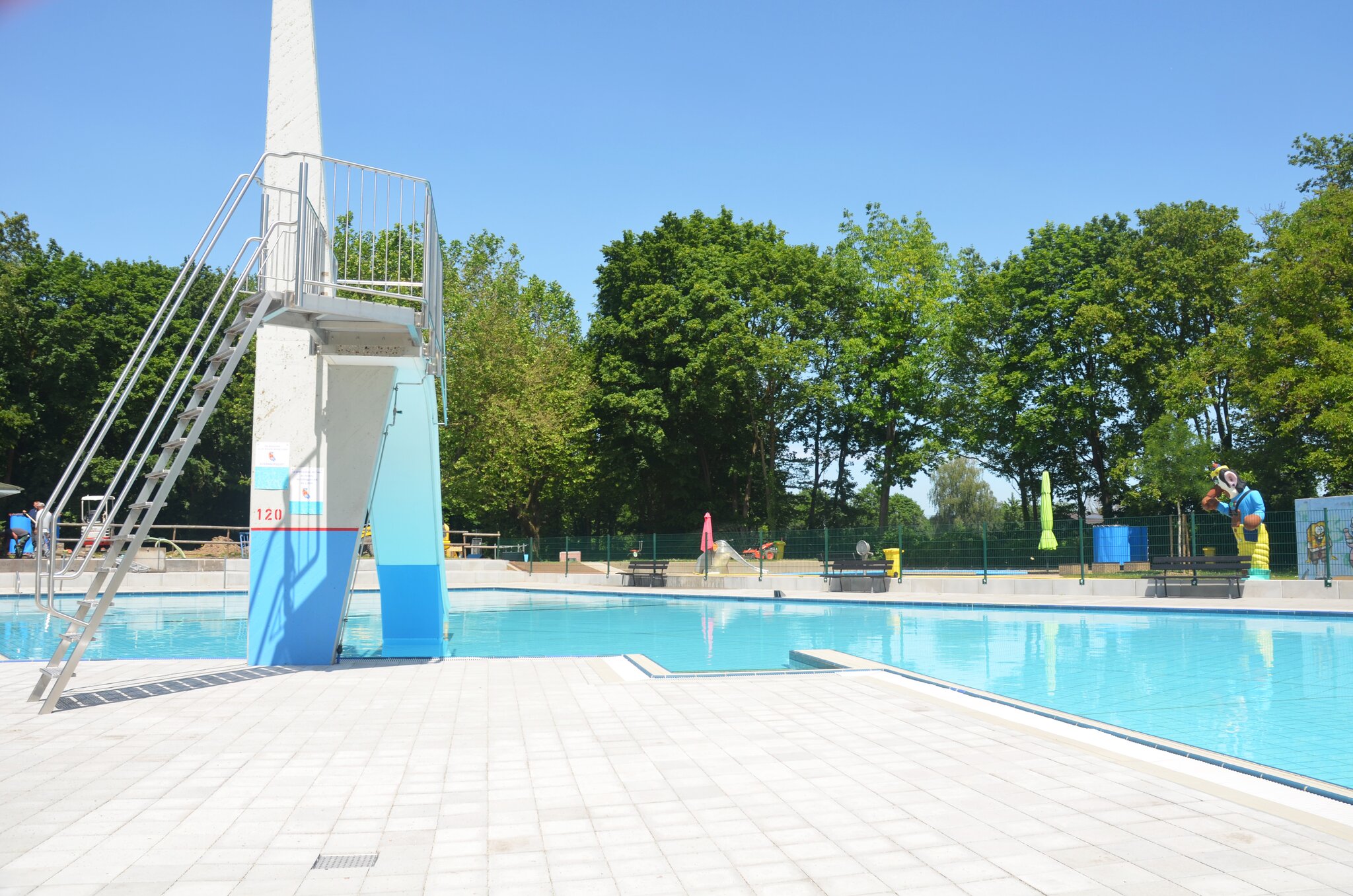 Freibad Auenheim öffnet Anfang Juni: Chipkarten ersetzen Saisonkarten ...