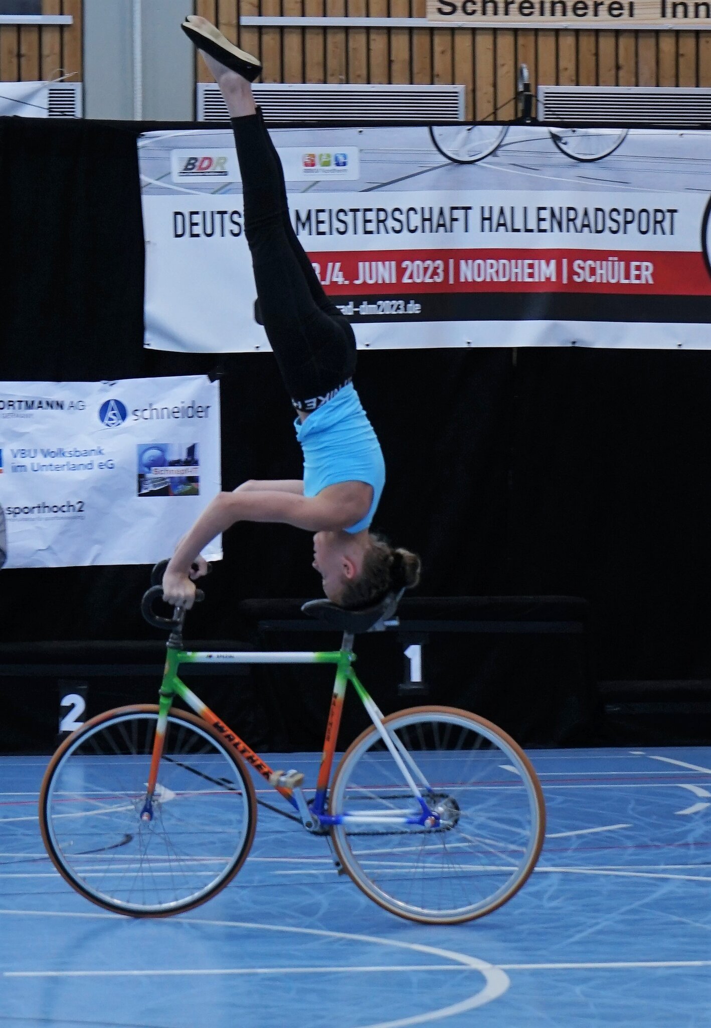 Kunstradfahren: Lea Oehler und Leonie Moser erstmals bei Schüler-DM ...