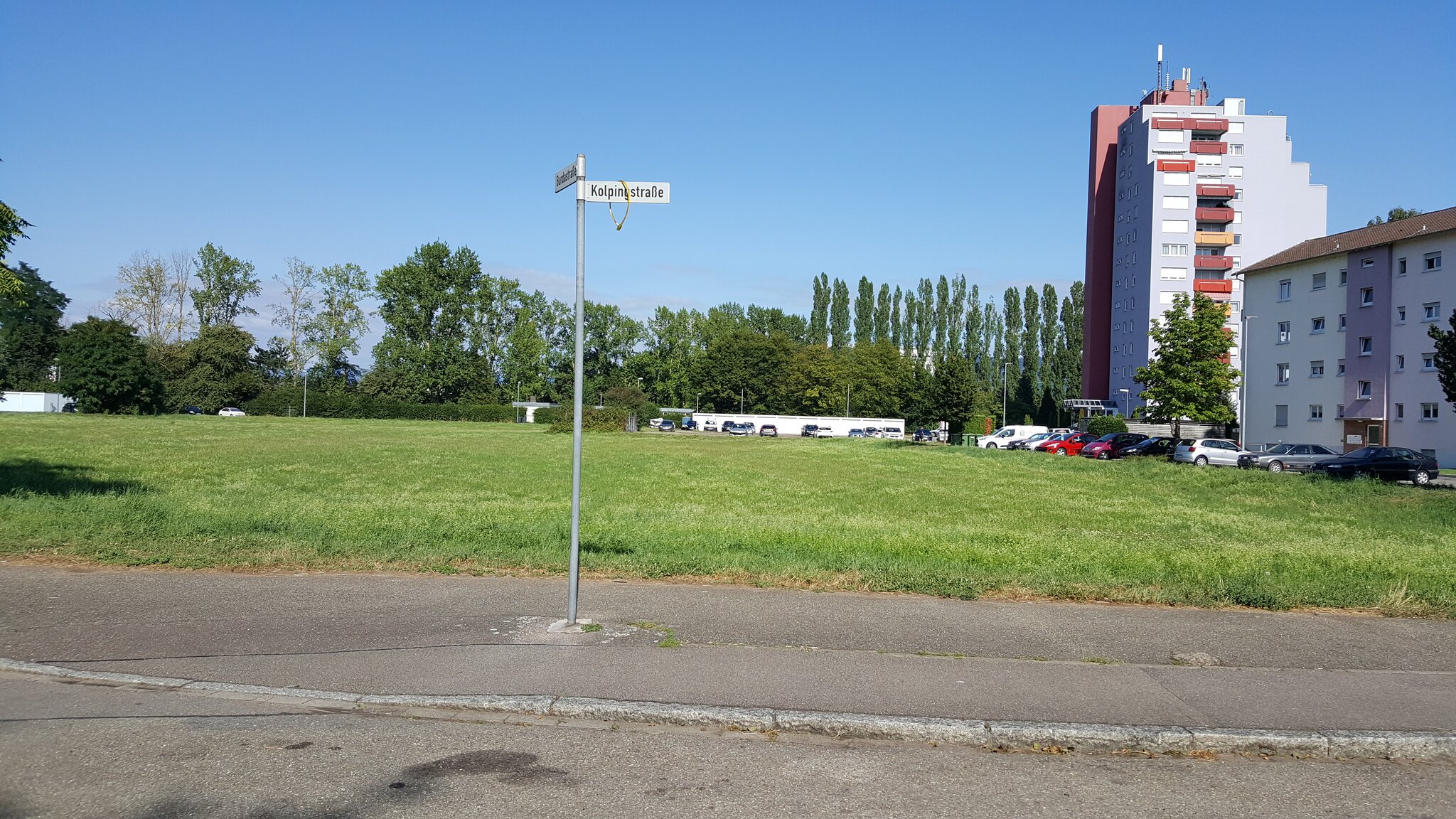 Bürgerinfo für Albersbösch: Was wird aus Burda-Sport-Club-Gelände ...