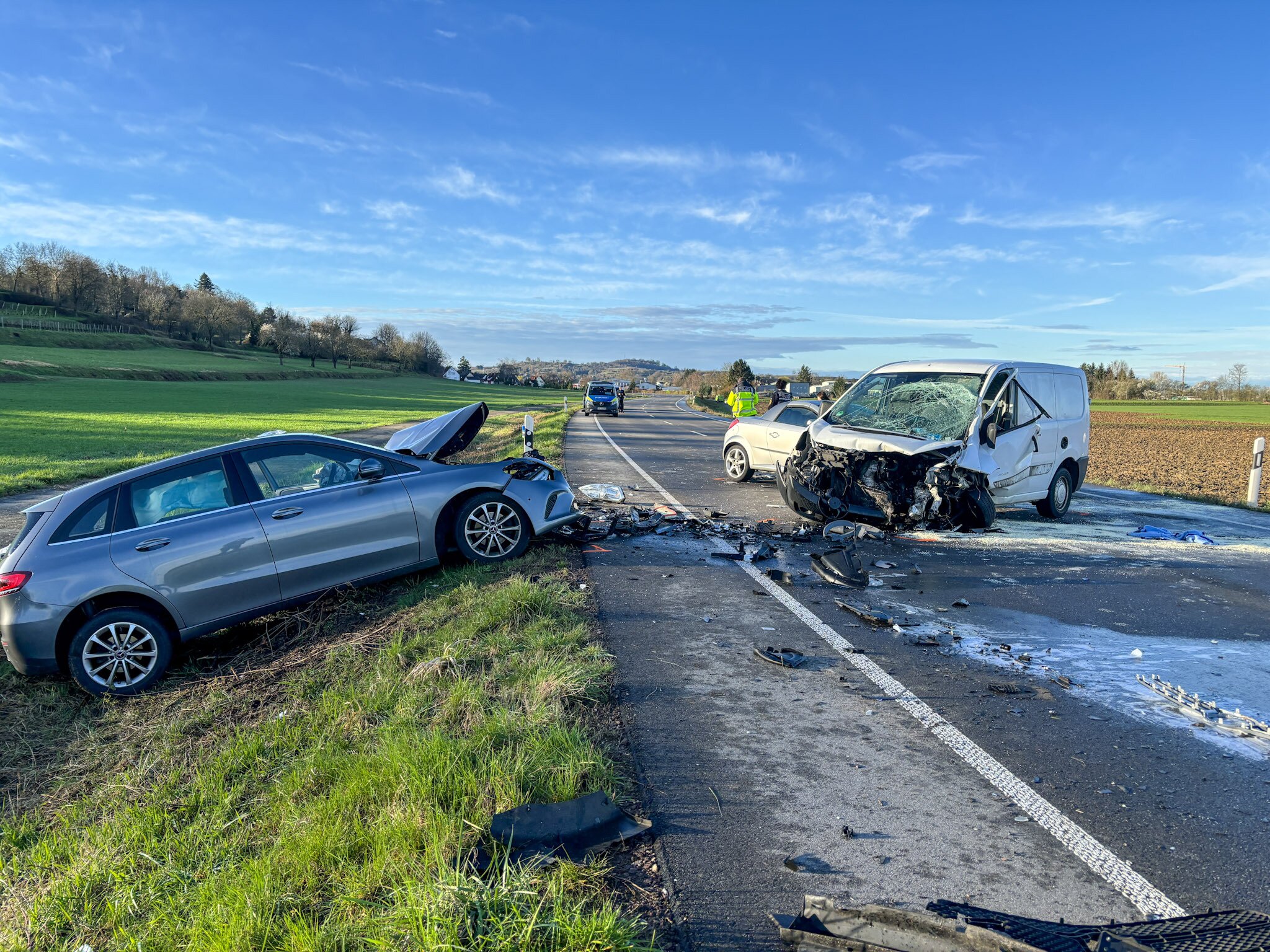 Frontalkollision bei Ettenheim: B3 nach schwerem Unfall gesperrt - Ettenheim