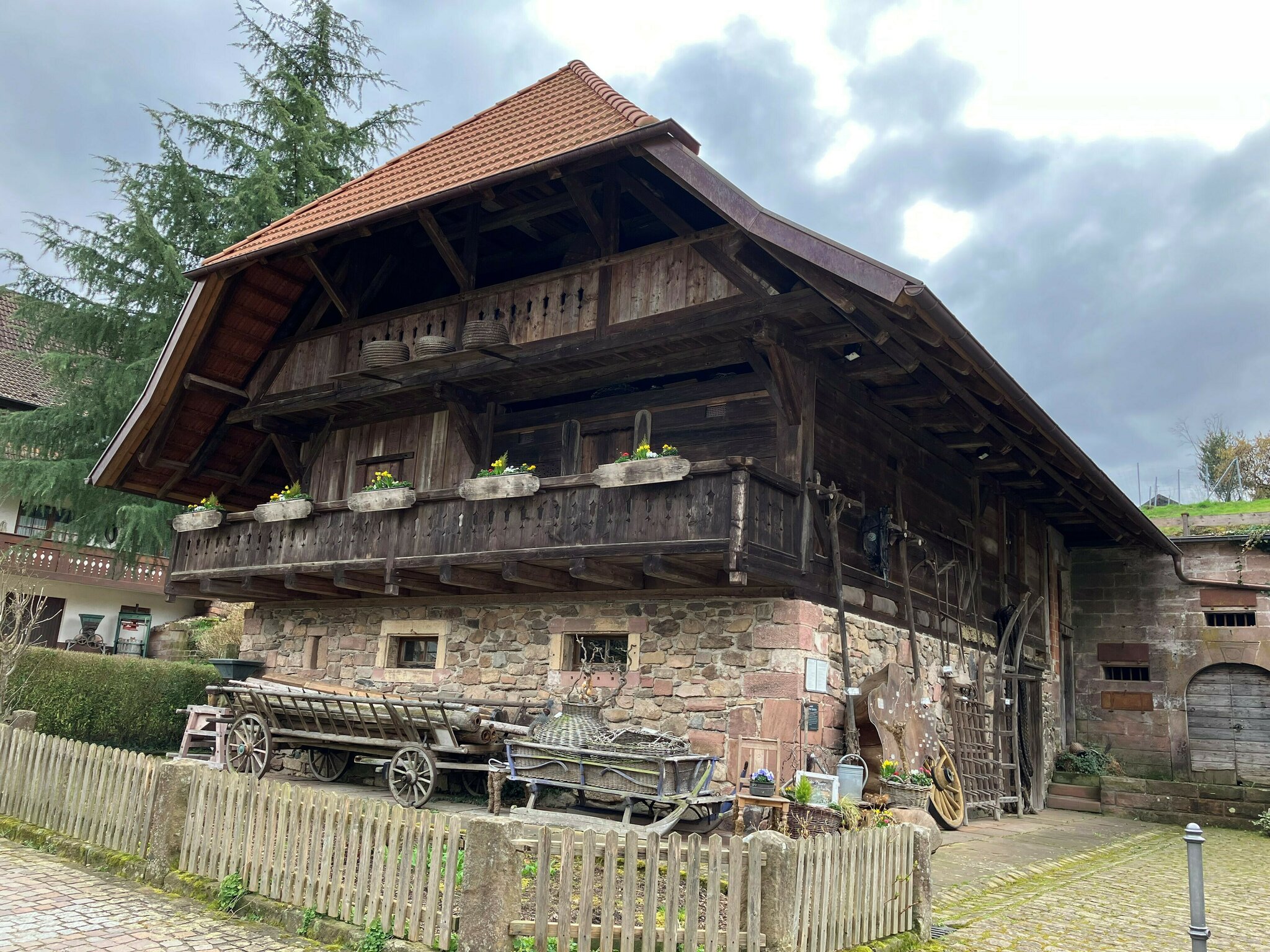Wahrzeichen in Oberharmersbach: Historischer Speicher und Alte Mühle ...
