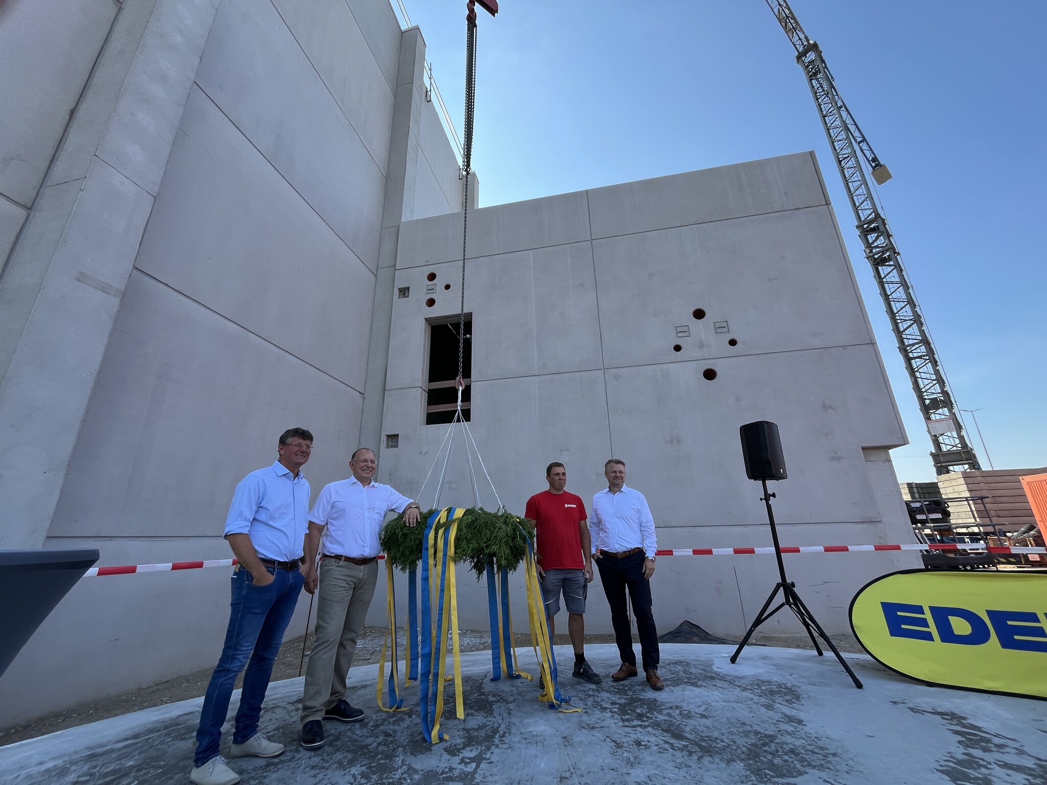 Richtfest bei Edeka Südwest: Neues Tiefkühllager am Standort Offenburg ...
