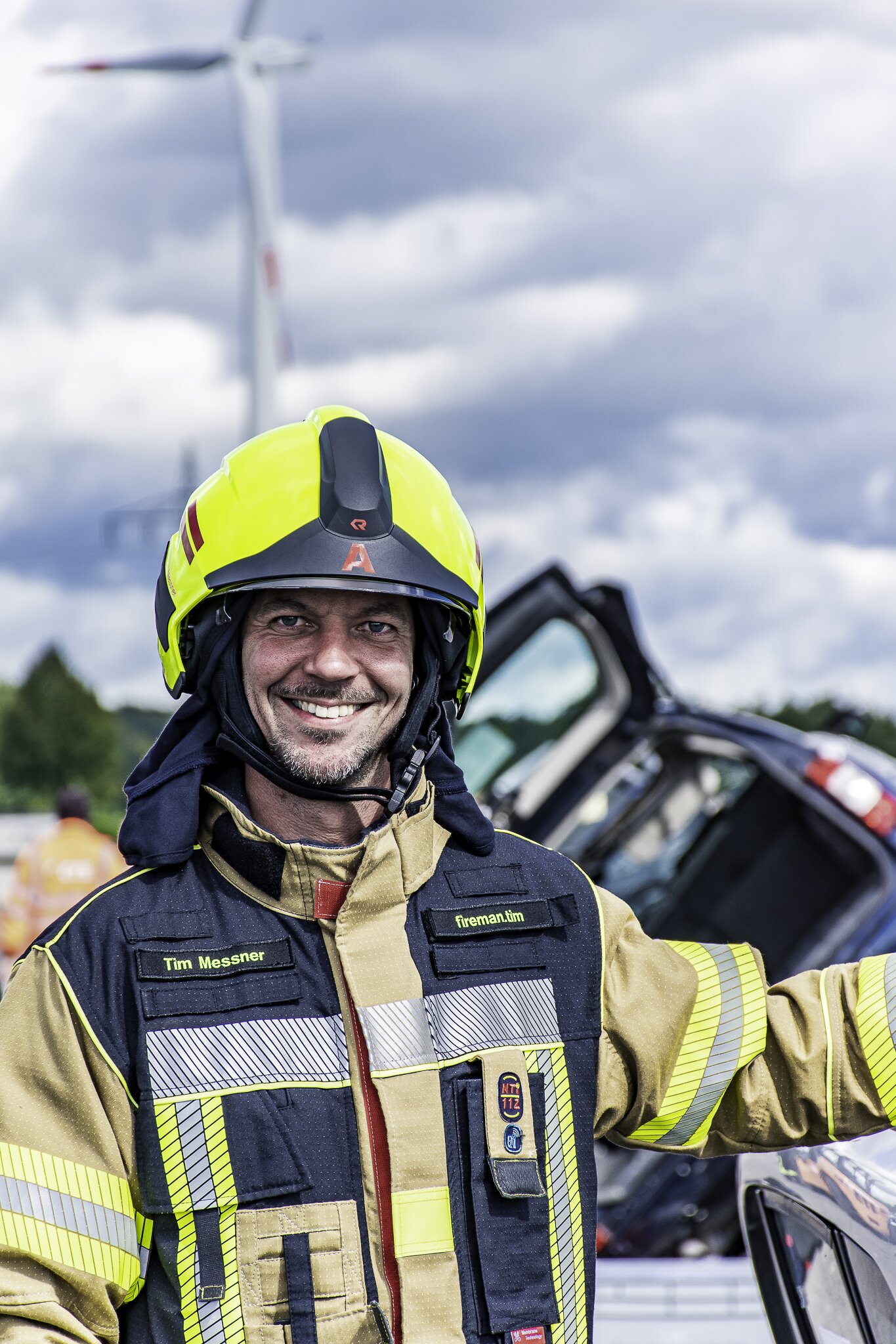 Sonntagsporträt: Tim Messner – Bestatter, Feuerwehrmann und Autor - Haslach