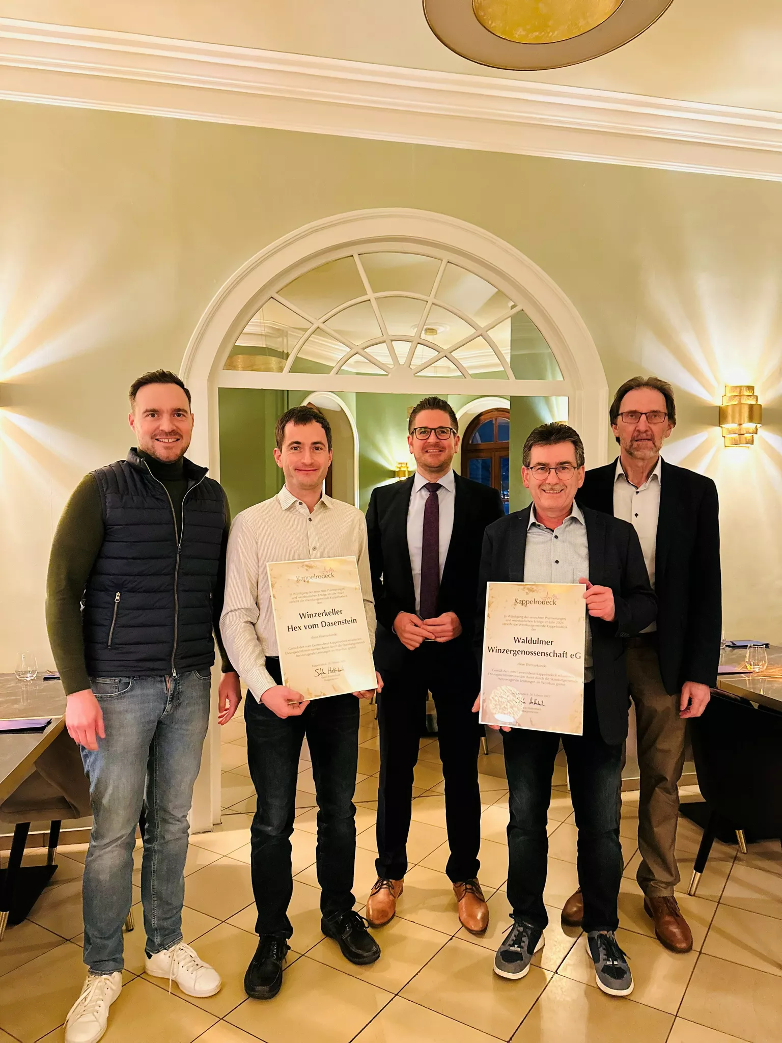 Ehrung für herausragende Leistungen: Kappelrodeck würdigt Weinbau ...